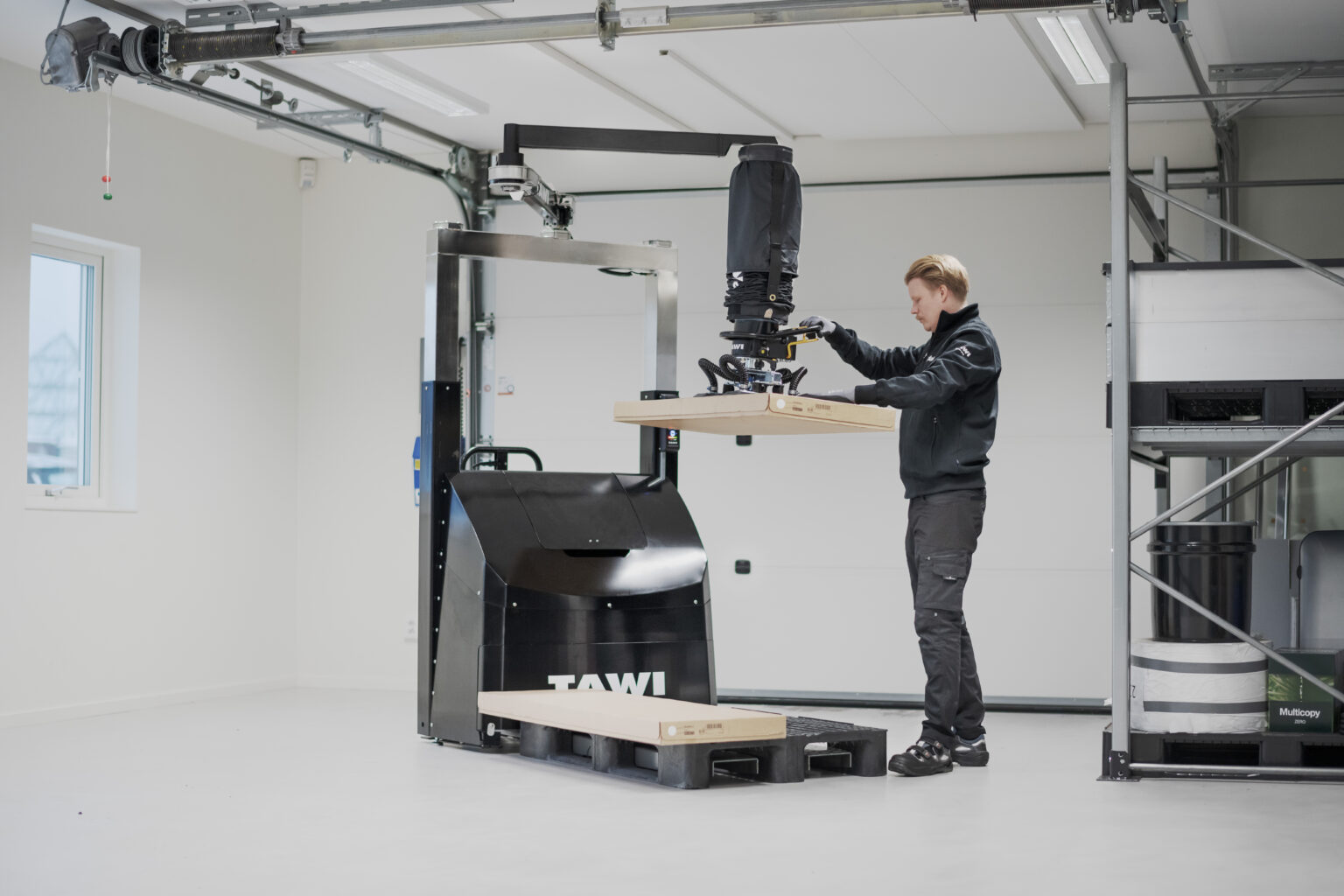 Tawi mobile warehouse vacuum lifter - Quadri Grupi AS